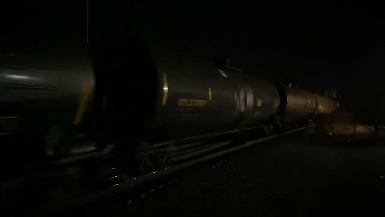 NS Southbound Manifest with 2 NS leaders - YouTube