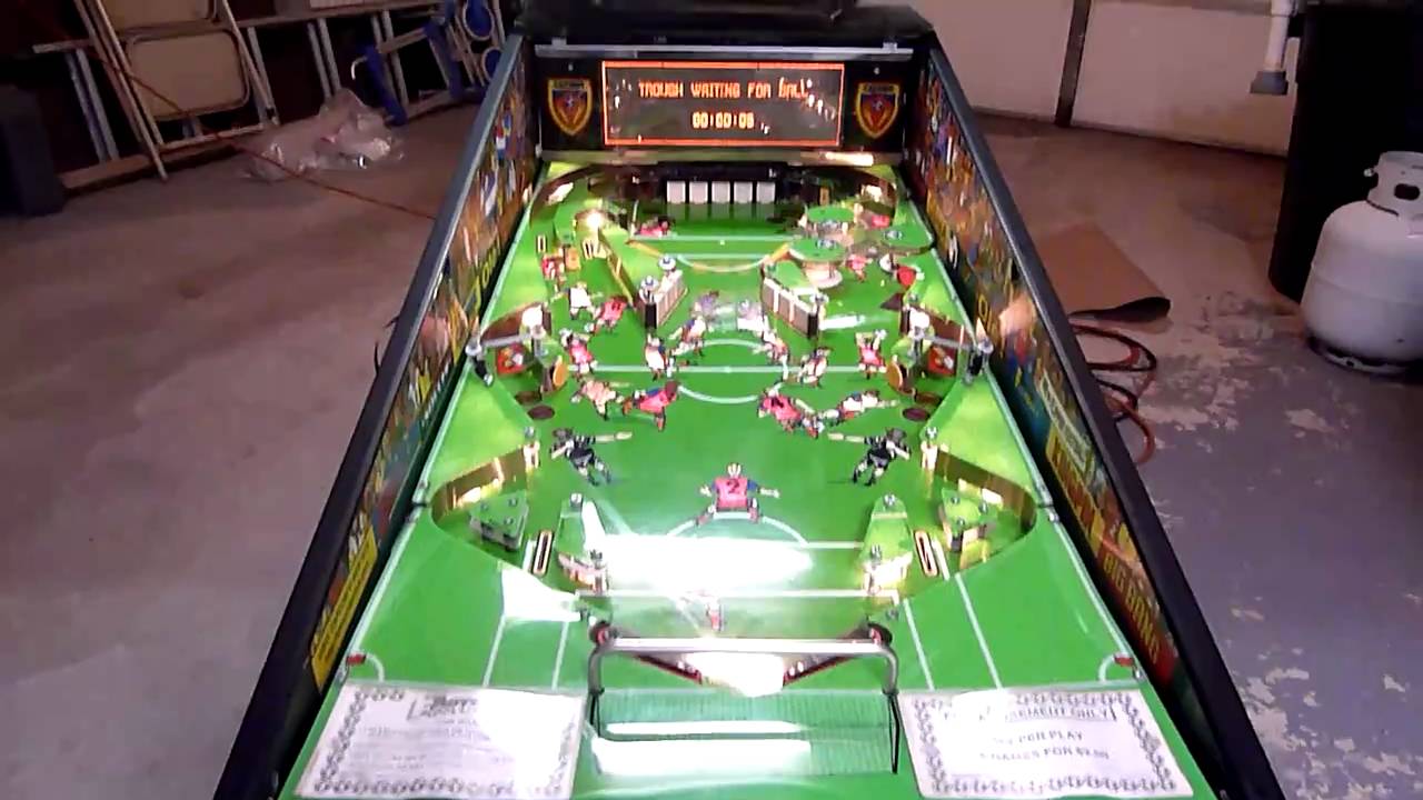 Capcom Flipper Football - YouTube