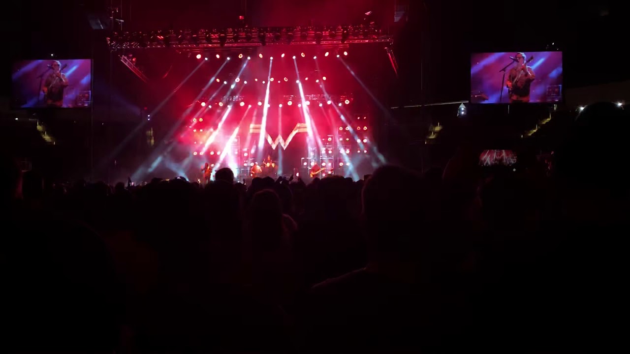 Weezer in Concert 3/28/2019 ending of Hash Pipe - YouTube