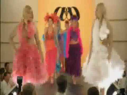 White Chicks Catwalk Scene ( Move Your Feet Junior Senior )