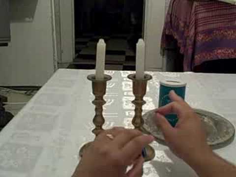 How to Light the Shabbat Candles - YouTube