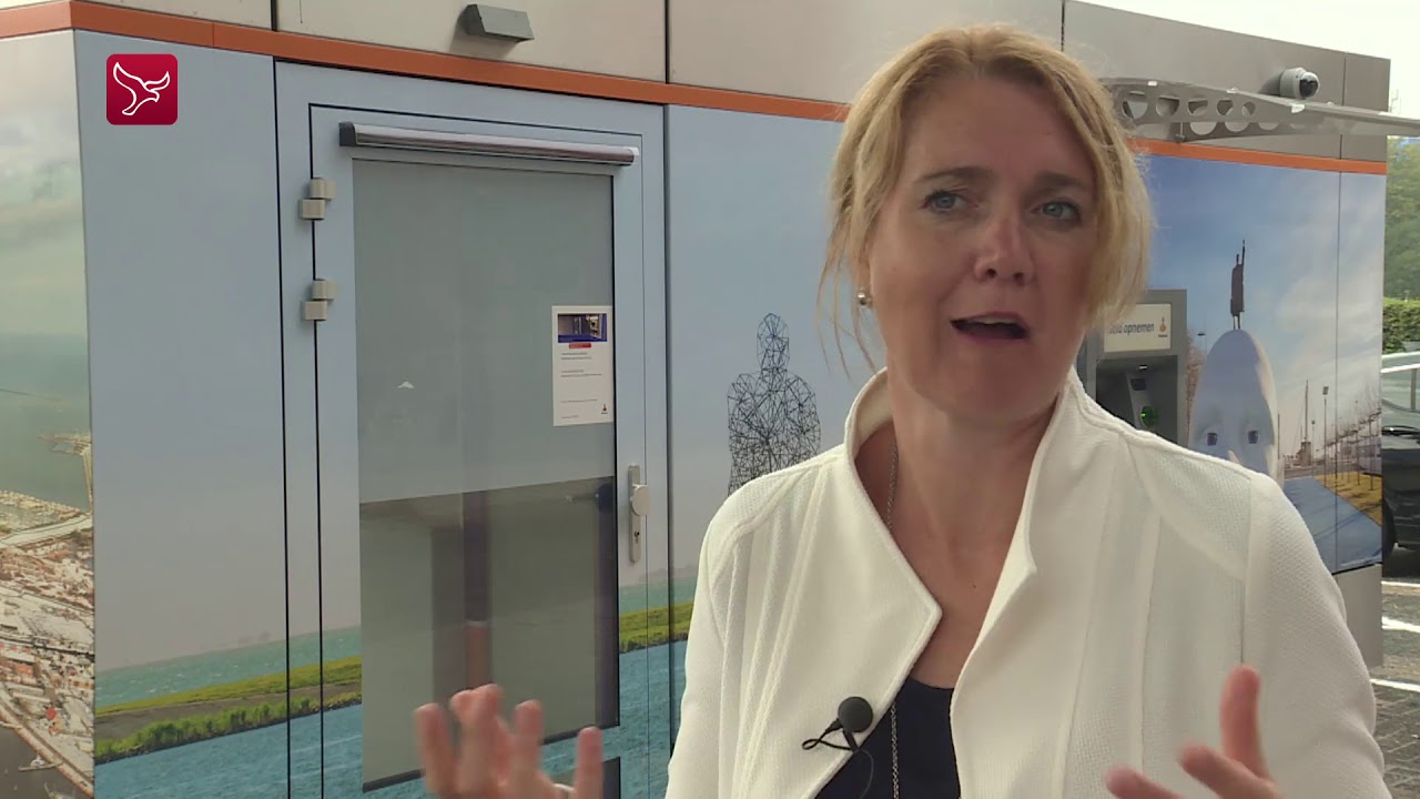 Rabobank zet eerste stap naar 'witte geldautomaat' - YouTube