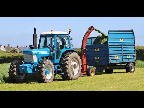 Classic Tractors, Forage Harvesters and  SilageTrailers at Work Part 2[ Ford , County, MF]