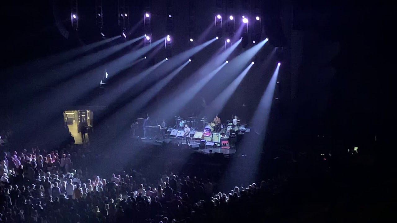 IPHONE 11 Camera test at a concert\The black Keys Concert - YouTube