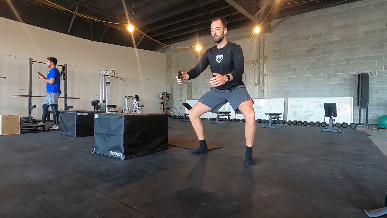 Eccentric Body Weight Squat - YouTube