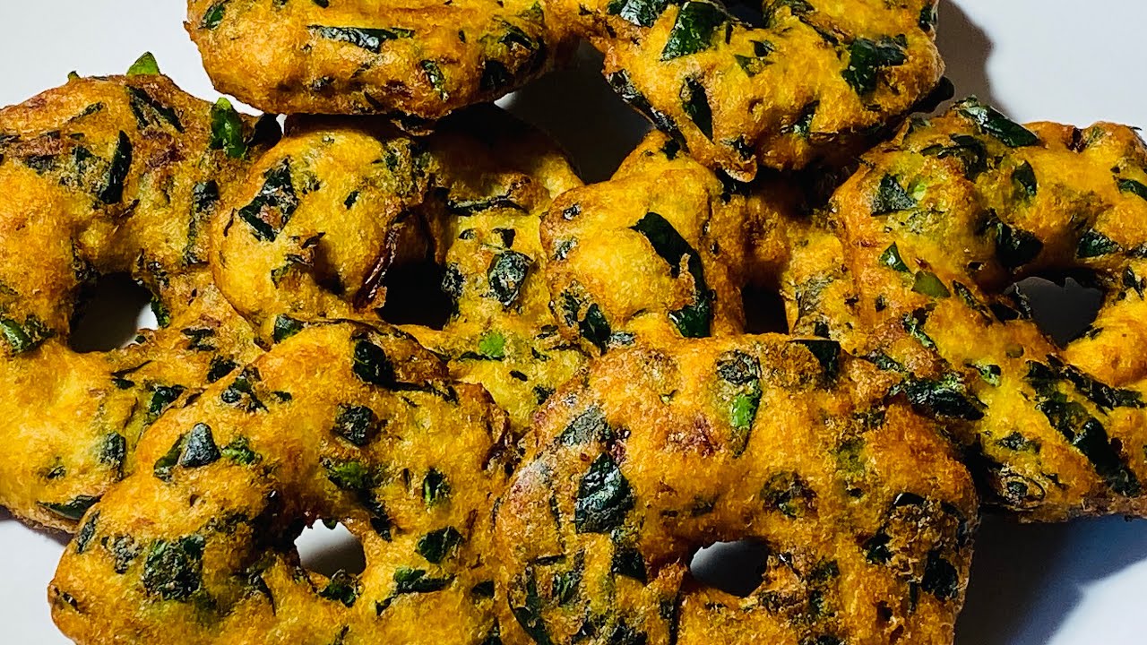 కరకరలాడే రుచికరమైన పాలకూర తో వడలు Spinach vada - Crispy Fritters - YouTube