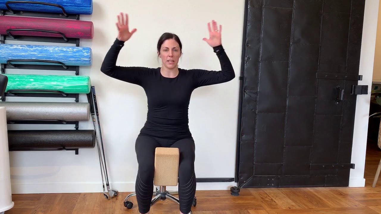 Seated thoracic rotation - YouTube