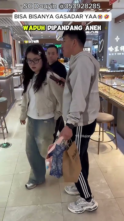 Bisa bisanya ga sadar ya kwkw #shorts #viral #ngakak #ngakakkocak #lucu #lucuabis #virall #fyp # ...