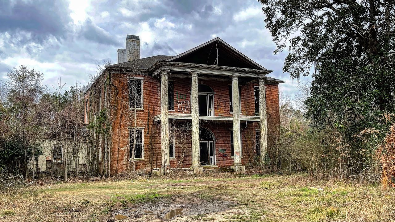 The Incredible Over 200 years old Forgotten Arlington Mansion Deep Down ...