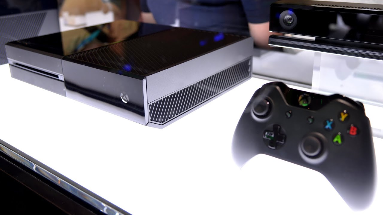 Xbox One Hands On (Gameplay and Controller) - YouTube