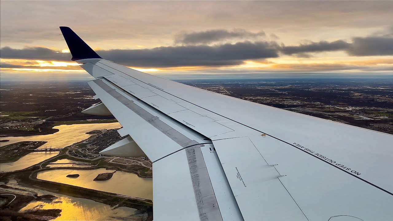 Amazing Sunset Dallas Landing – Delta Air Lines – Airbus A220-100 – DFW ...