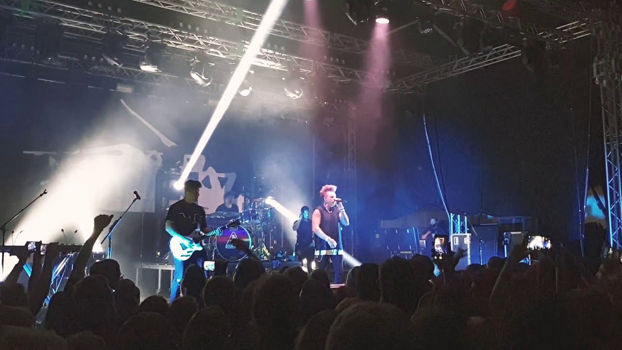 Papa Roach - Broken Home (Live @ The Roman Arenas, Bucharest, Romania ...