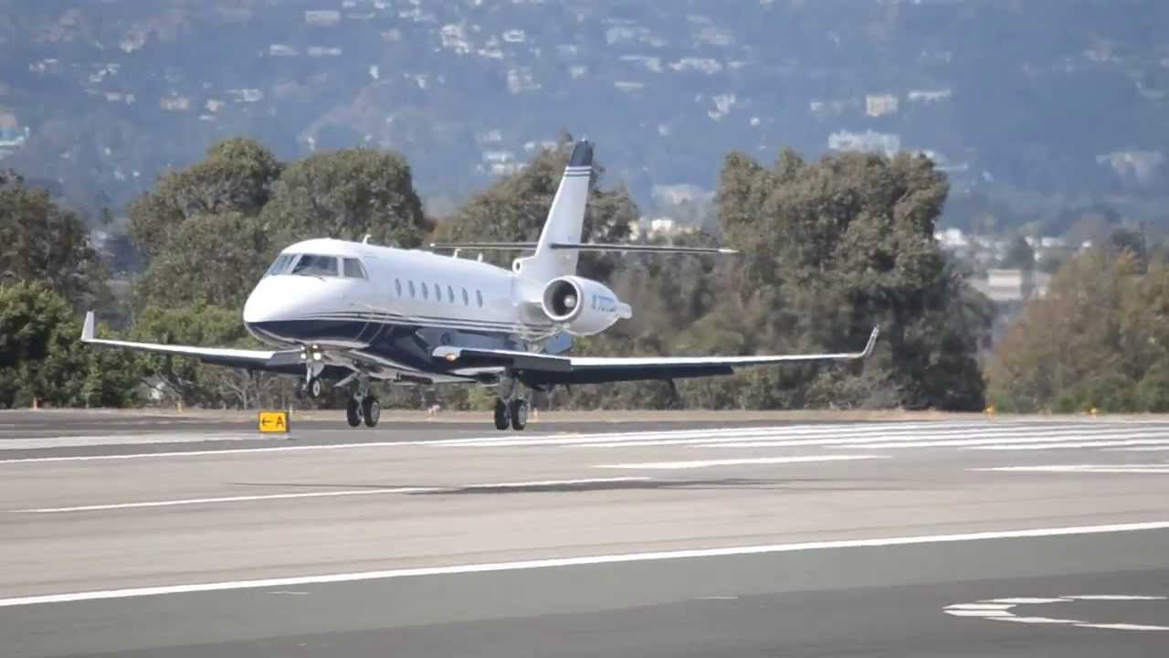 IAG Gulfstream G200 [N707SG] Landing At SMO - YouTube