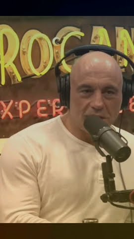 Joe Rogan: Voodoo Child: Jimi Hendrix Vs Stevie Ray Vaughan? - YouTube