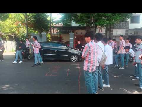 lomba lari anak SMA NEGERI 1 MANADO saat pulang sekolah