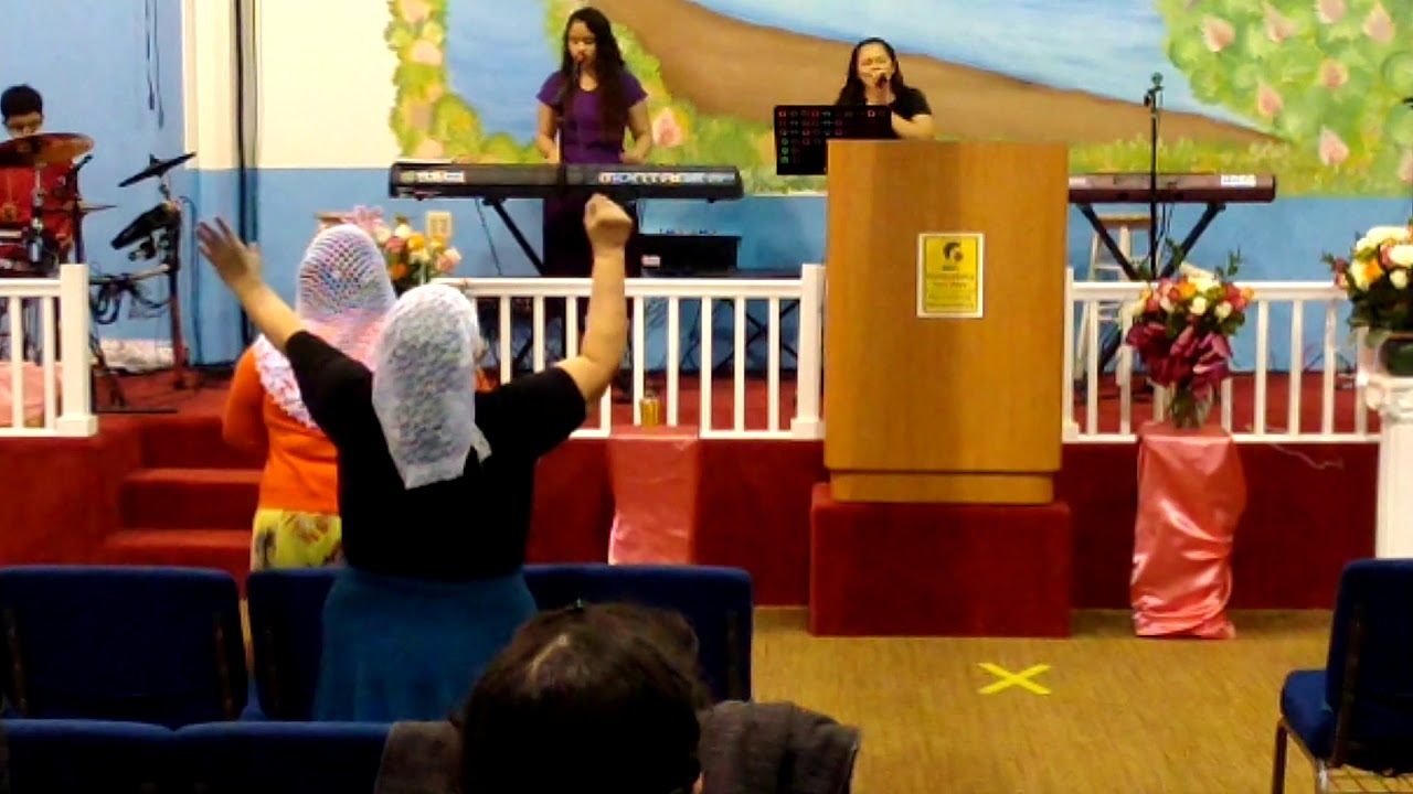 adorando al Rey de Reyes y señor de señores - YouTube