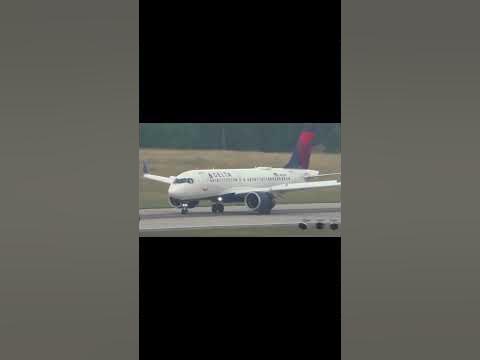 Delta Airlines A220 landing at Raleigh / Durham - YouTube