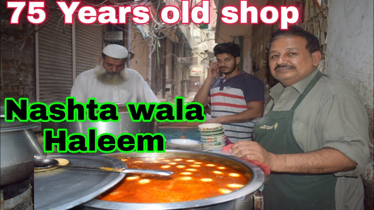 Famous Lahori Nashta || Papa Murgh Chanay || Ram Gali No 1 || Lahore ...