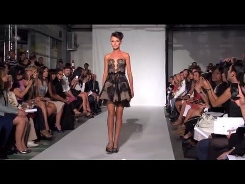 Lady Garage - Défilé de Christophe Guillarmé chez Renault République à ...