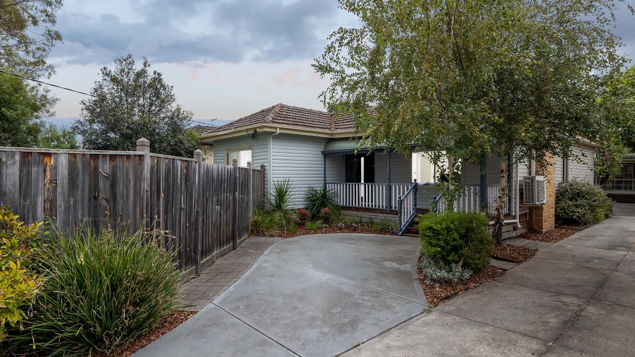 10 Melbourne Avenue Glenroy - YouTube