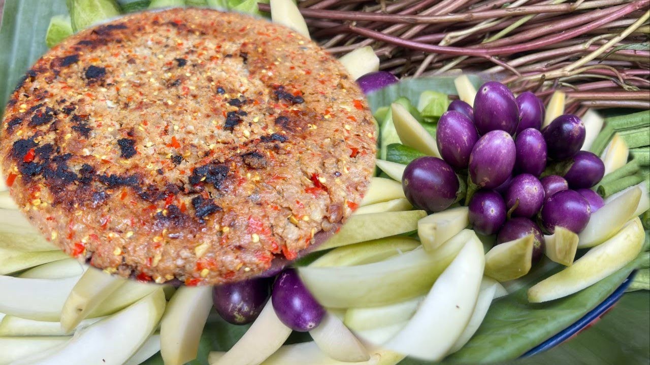 ប្រហុកអាំងជ្រុញ ជាមួយបន្លែស្រស់ៗ / Grilled Prahok Khmer _ Cambodian ...