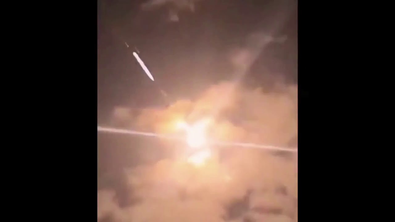METEOR flying thru Canada Sky May22 2020 crazy times - YouTube