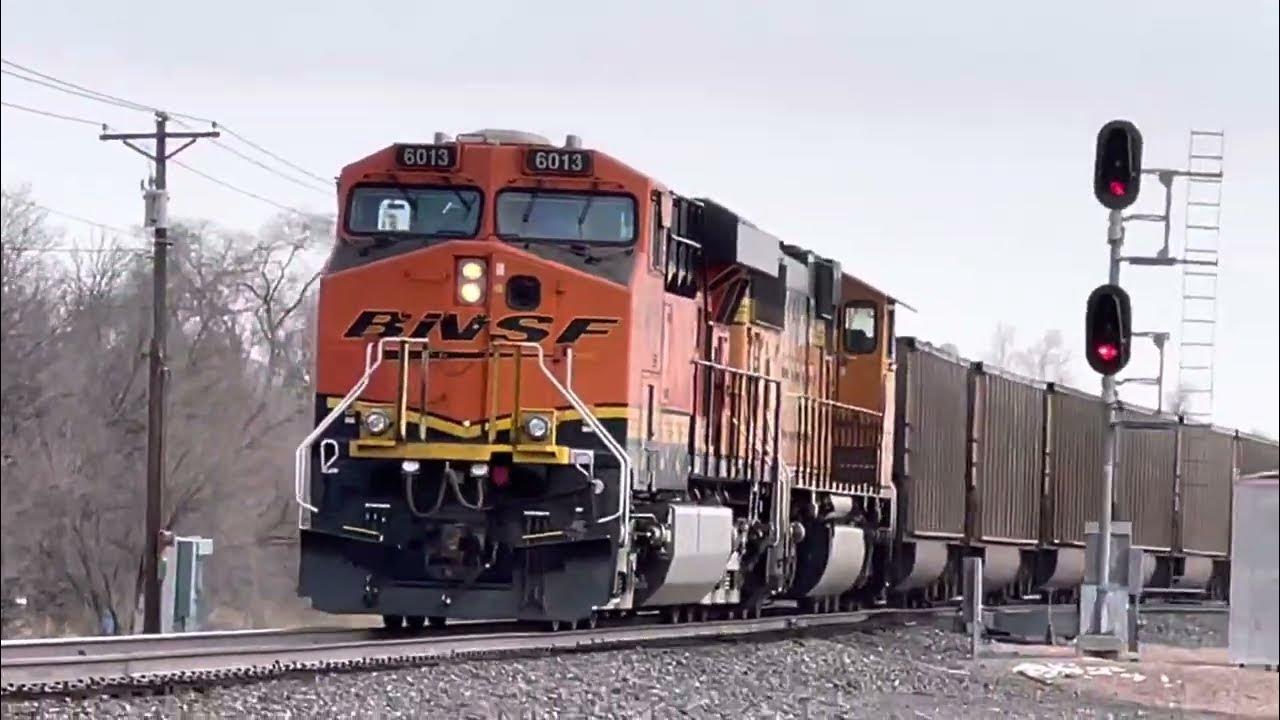 BNSF #5608 Leading & SB Loaded Energy Coal Train With Two H2 Units 1/21/23 - YouTube
