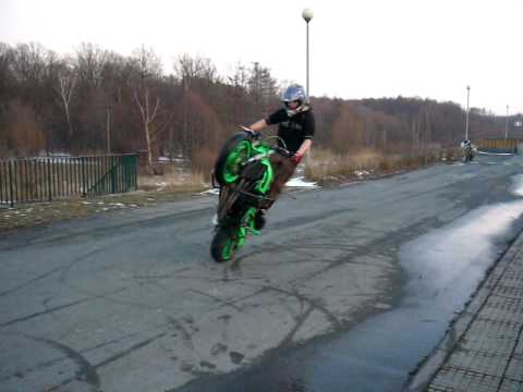 Honda CBR f4i Stunt f4i cyrkle - YouTube