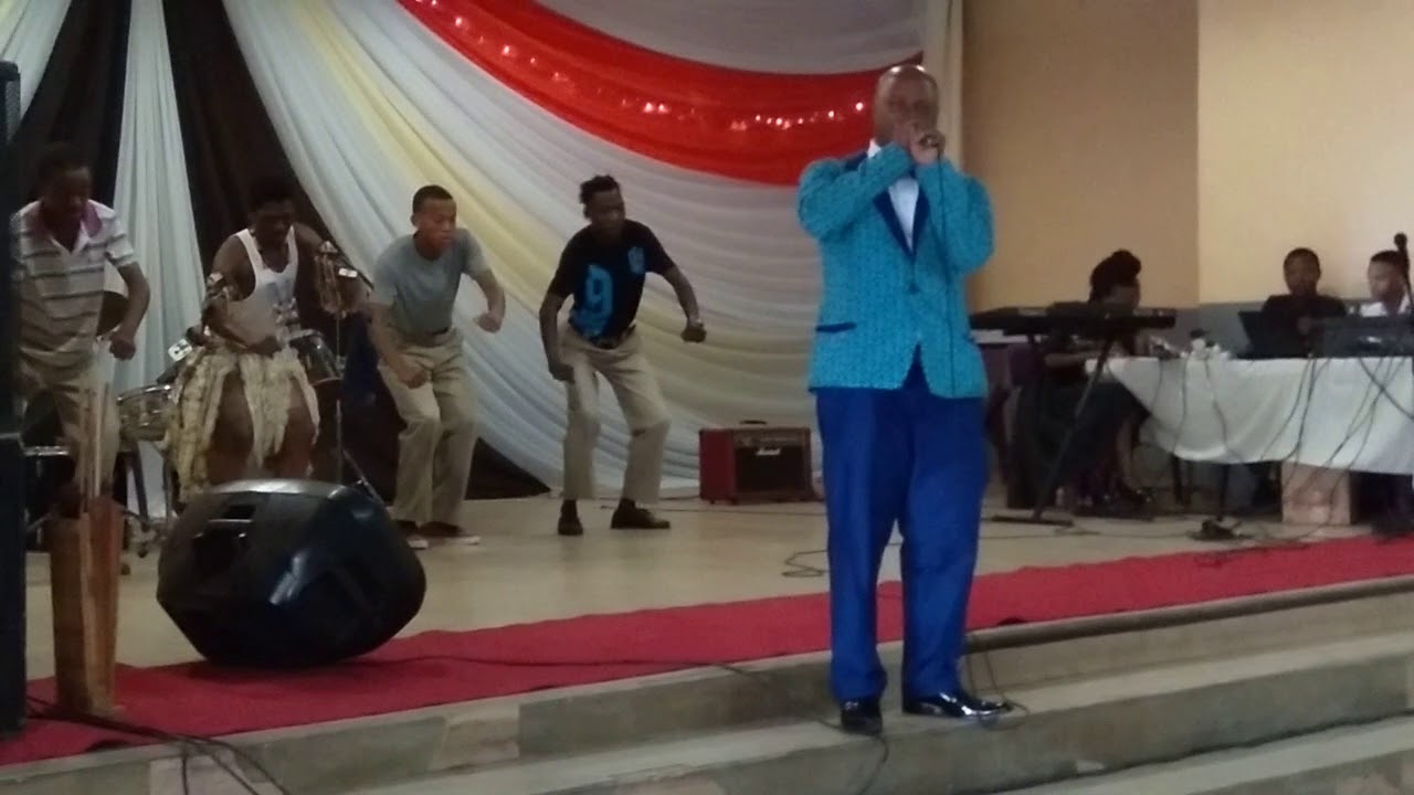 Botsotso Mahlaba ft Intombi emnyama - YouTube