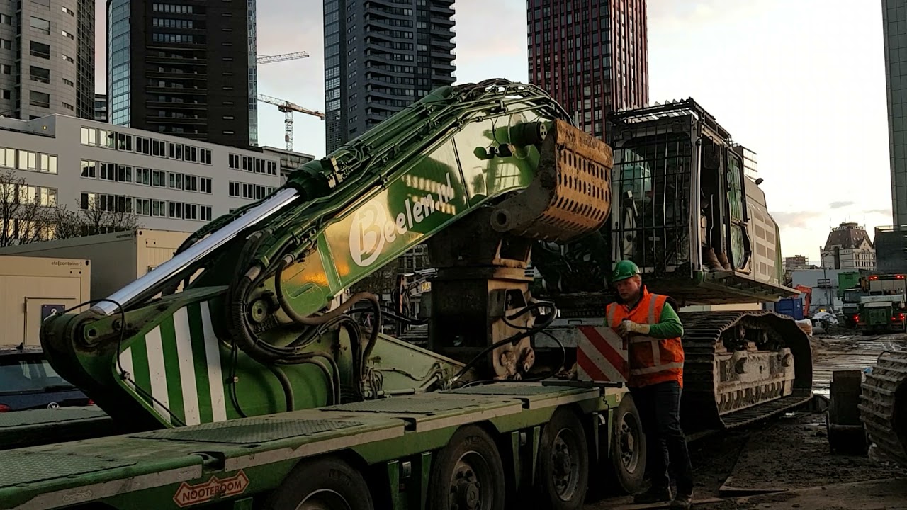 Beelen.nl sloopmachine 352F wordt opgehaald door Beelen dieplader Volvo ...