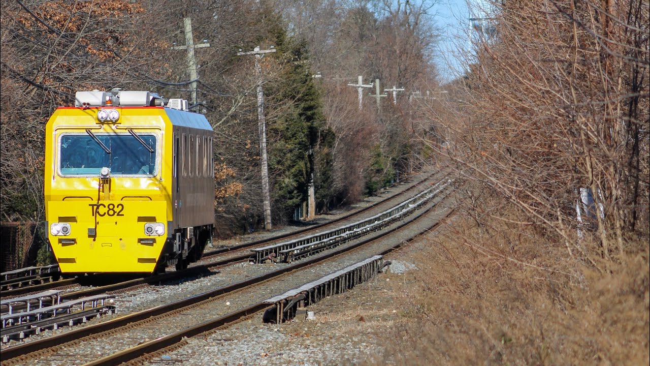 LIRR TC82 at East Williston - YouTube