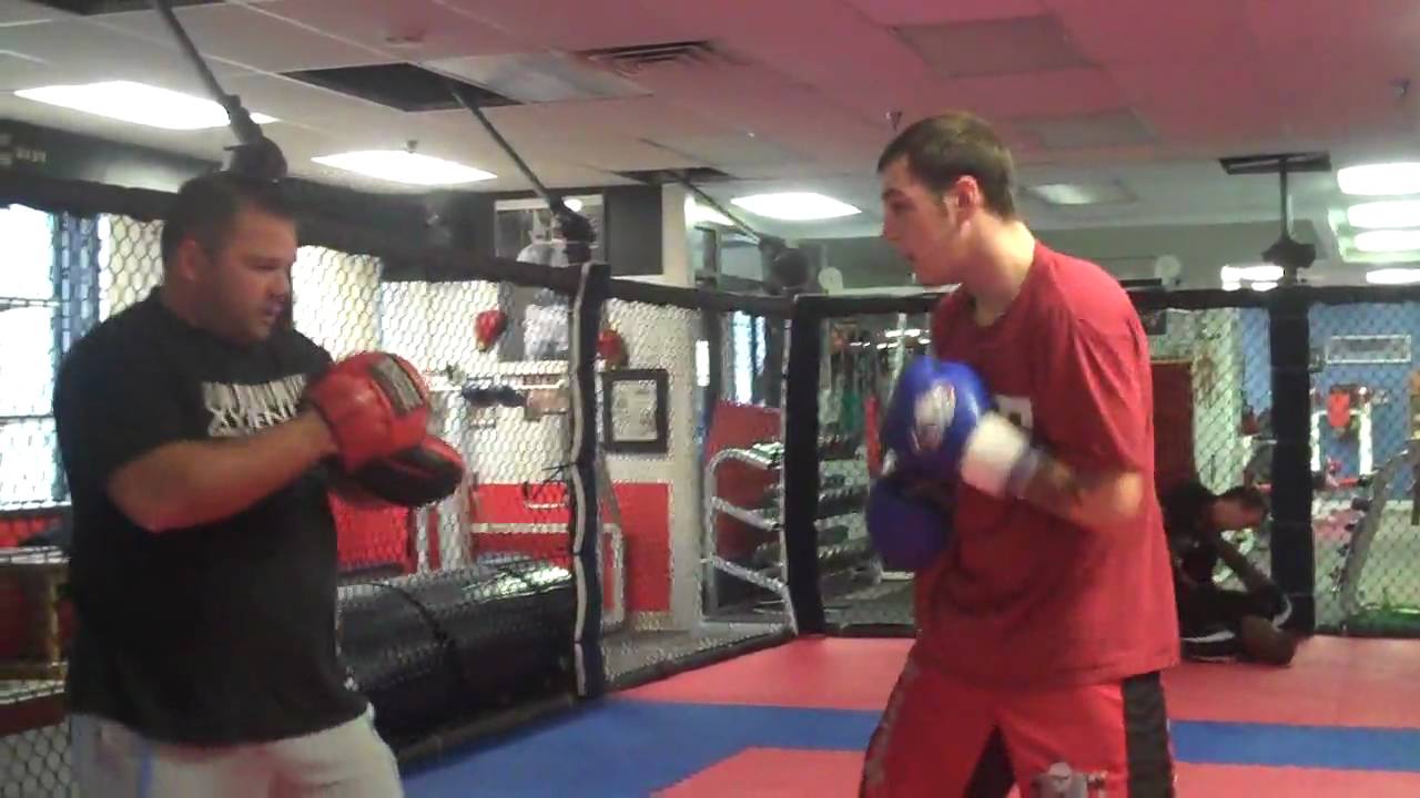 Dan Lauzon Hitting Mitts with Boxing Coach, Steve Maze - YouTube