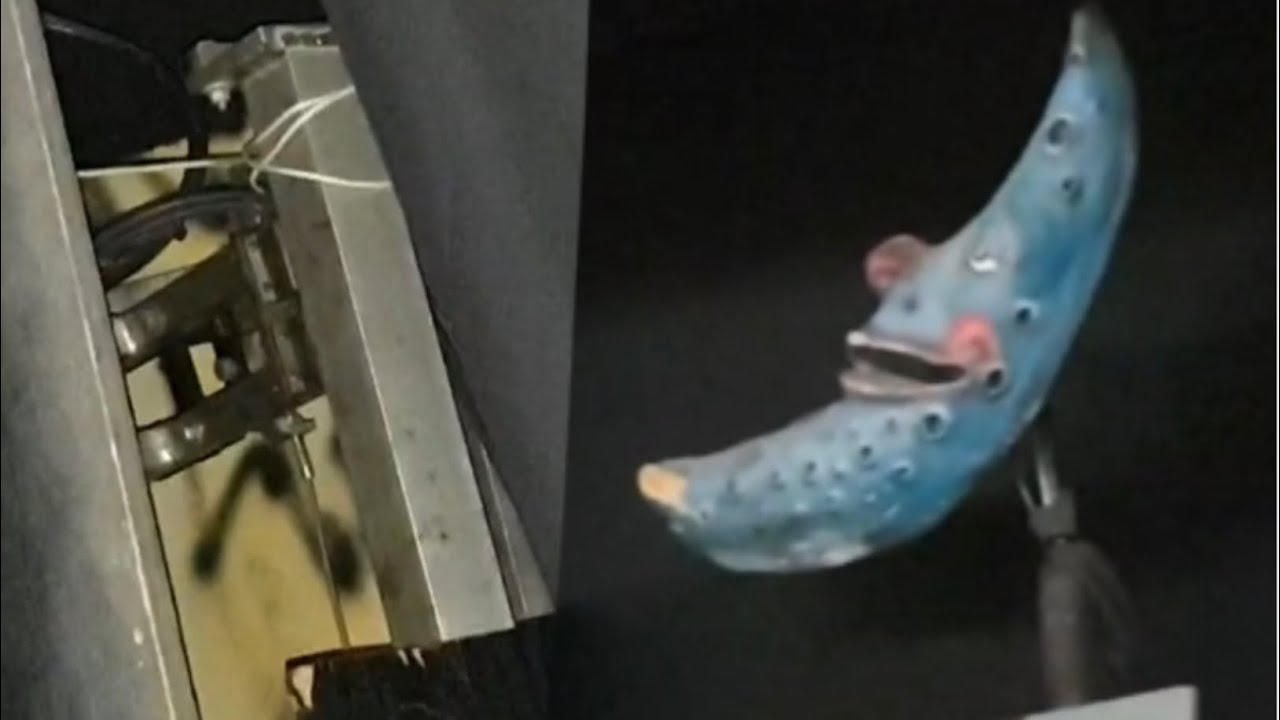 Chuck E Cheese/Showbiz Pizza Moon Mechanism - YouTube