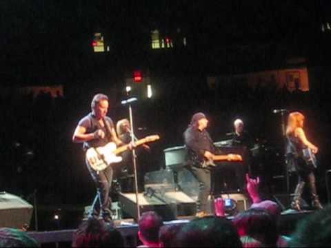 Bruce Springsteen The Spectrum 4/29/09 - YouTube