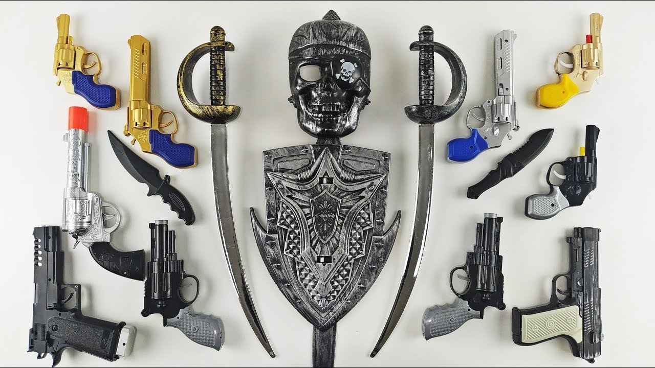 Gorgeous Pirate Weapons !! Gold & Silver Toy Pirate Guns ! Swords ...