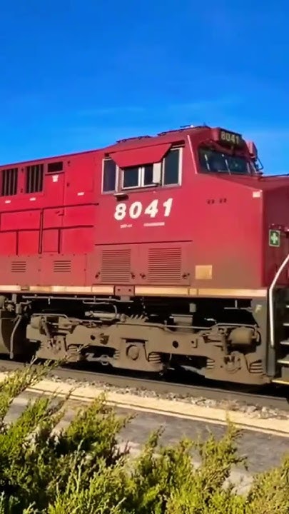 Big Red Canadian Pacific & BNSF Railroad 🚆 Train 🚂 Engines pulling Intermodal Container Well ...