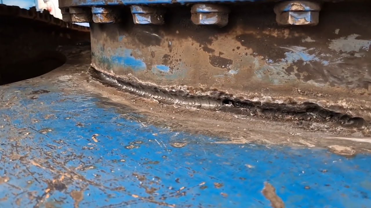 Svařování prasklé otoče bagru Samsung díl 4. Welding a cracked Samsung ...