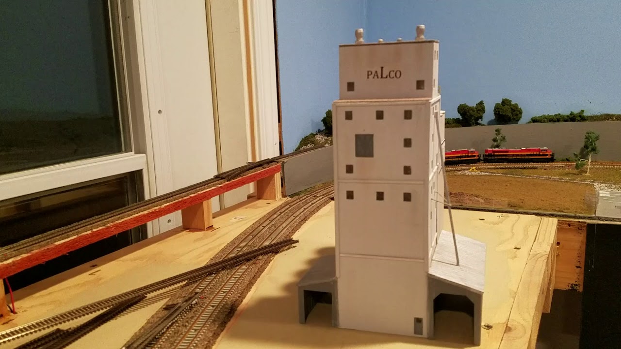 KCS U/P N Scale layout - YouTube