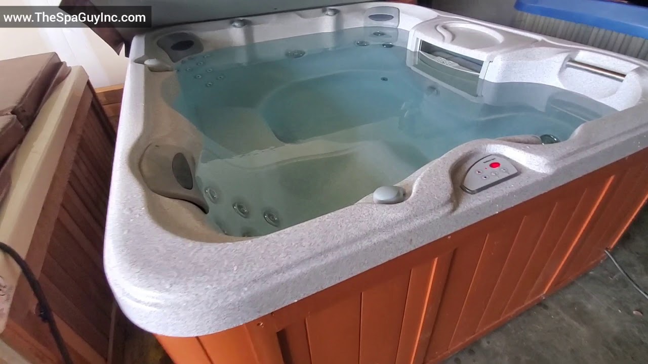 Pre-owned Spa Used Sundance Caprio Hot Tub 1 Pump 23 Jets Seats 5 ...