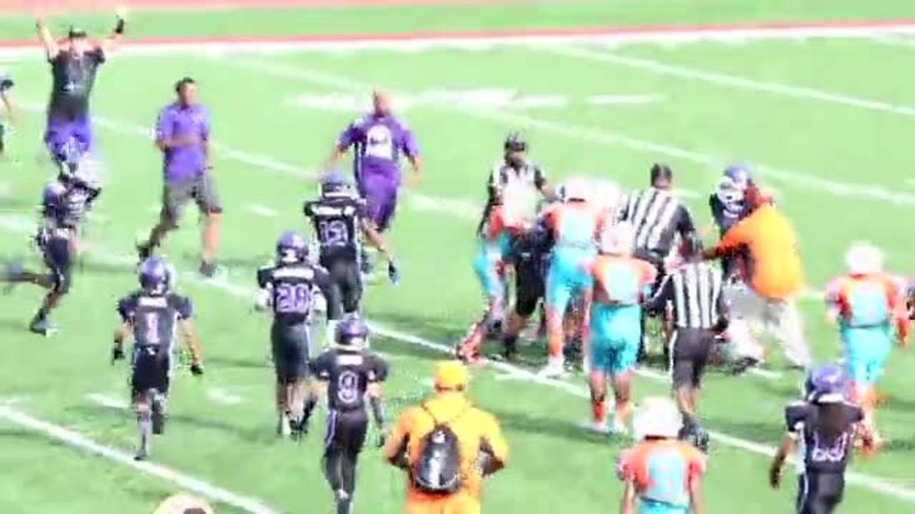 Youth football fight - YouTube
