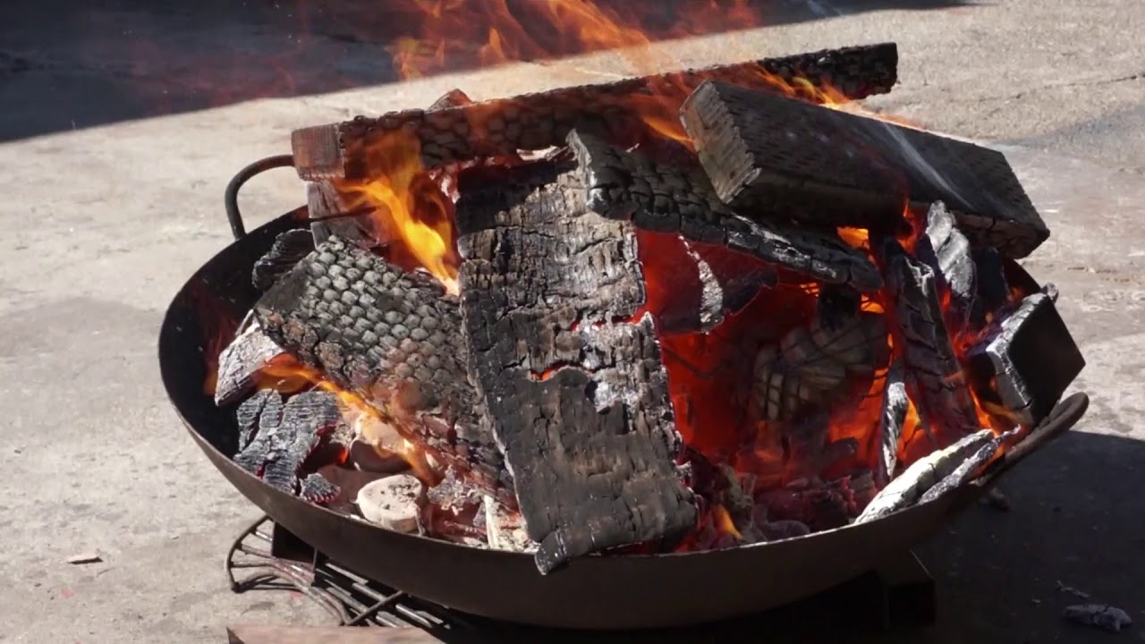 Pit Firing Pottery - Micaceous Clay - Los Angeles - YouTube