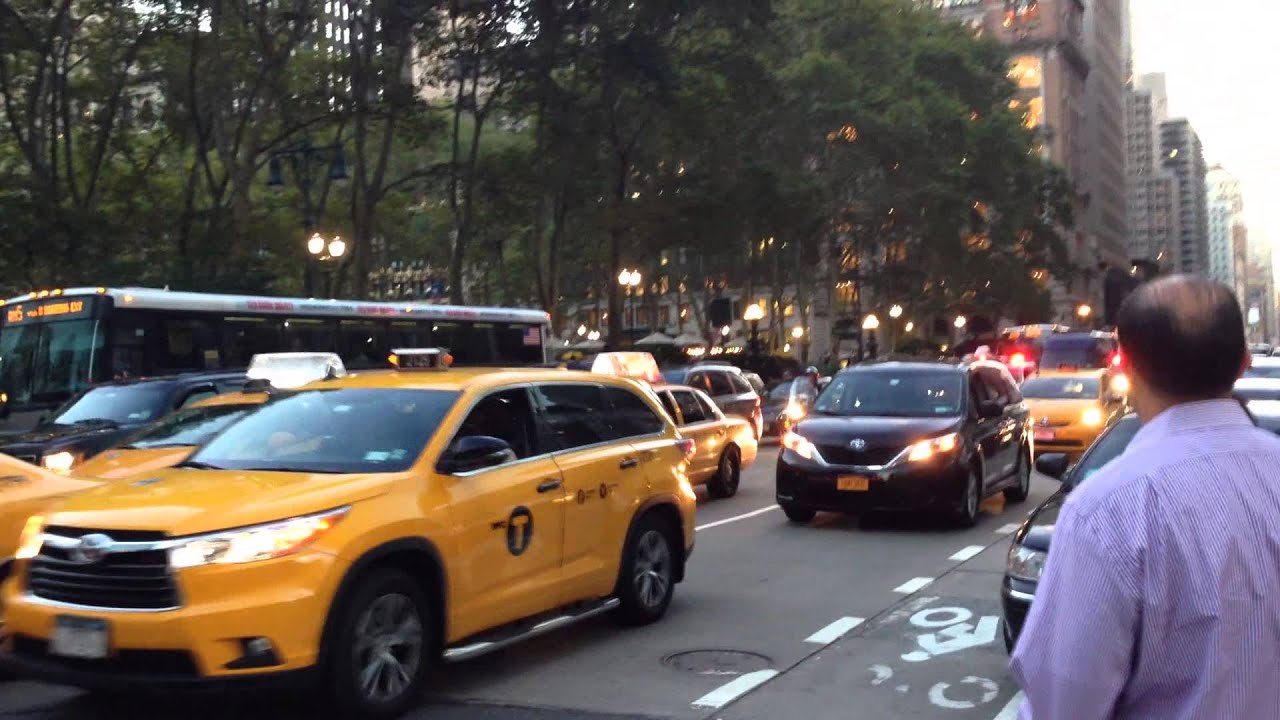 NYPD ANTI-TERROR HERCULES UNIT PATROLLING ON 6TH AVENUE IN MIDTOWN ...