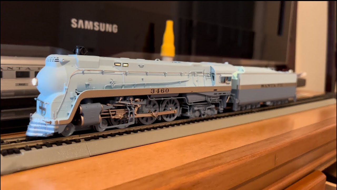 Broadway Limited Ho Scale Santa Fe Blue Goose (1951-53)Demo. - YouTube