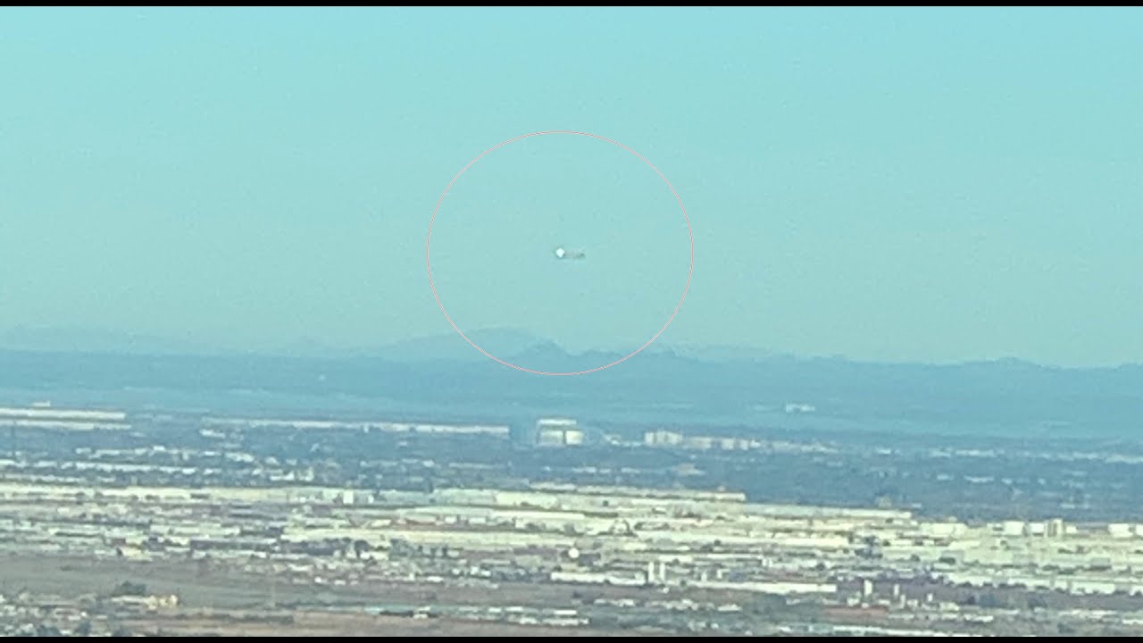 Cylindrical Object hovering over Phoenix, Arizona - YouTube