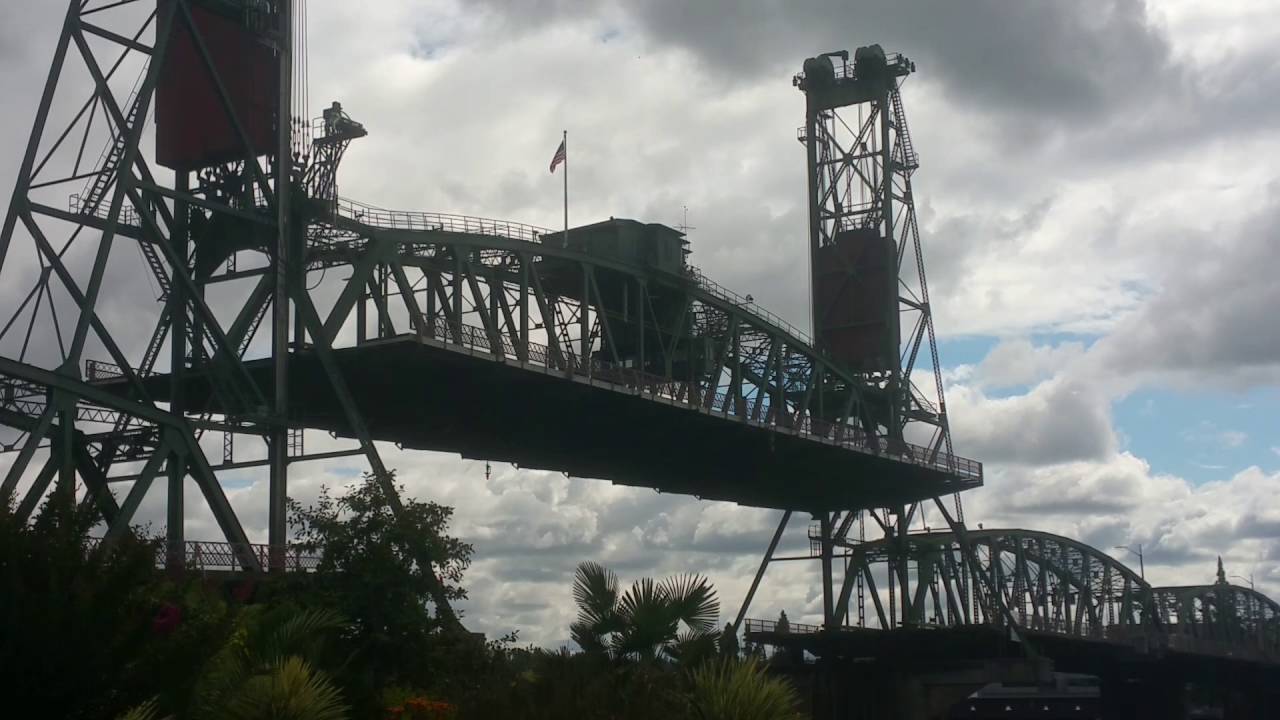 Hawthorn Bridge - YouTube