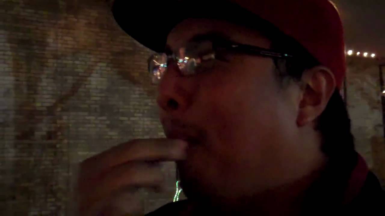 How to eat Caramel Popcorn like a pimp!! - YouTube