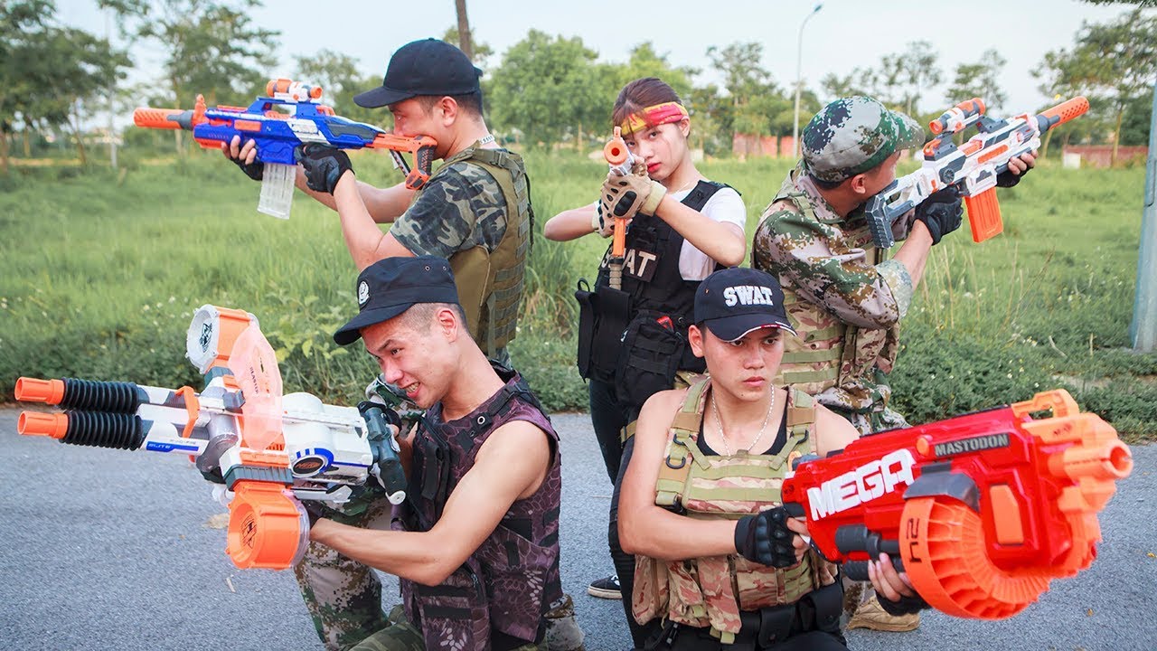 Game Nerf War : Winter Warriors Nerf Guns Battle Attack Break The Crime ...