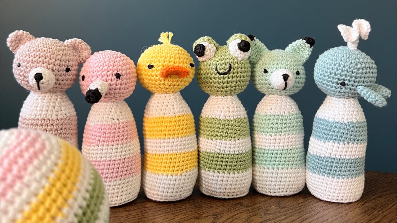 Crochet bowling set for kids : diy - YouTube