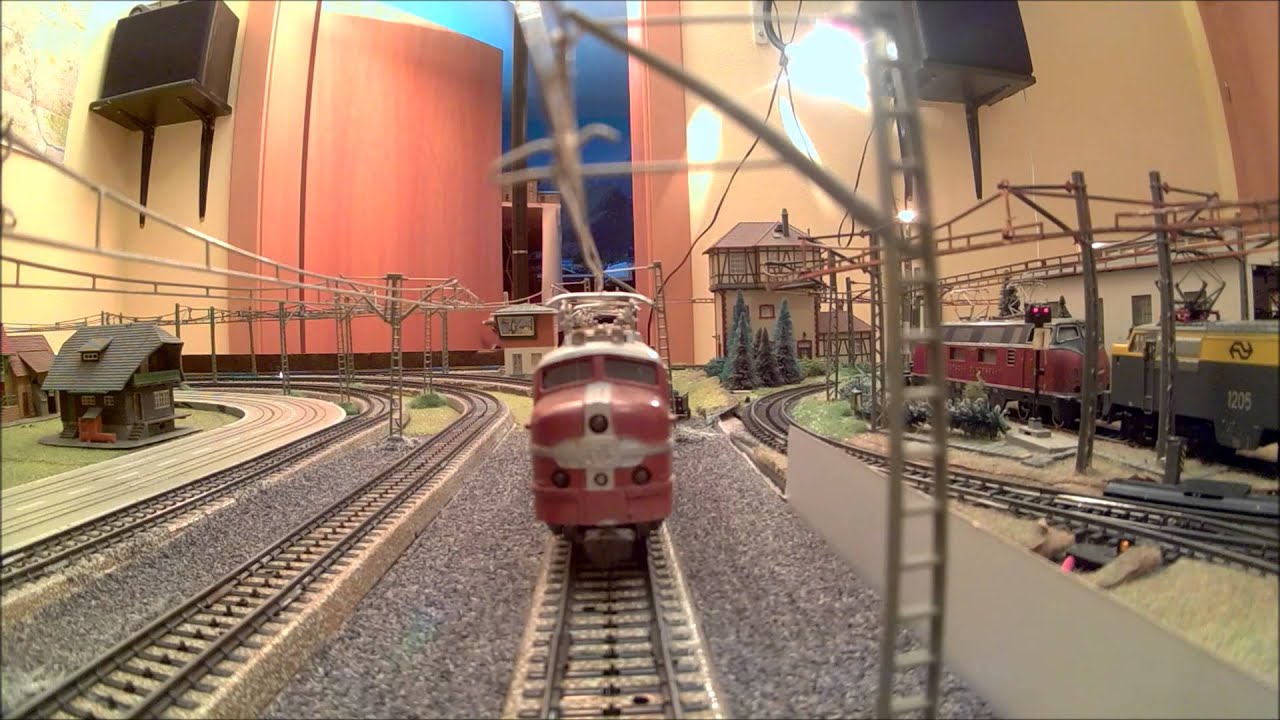 Märklin Nostalgie Anlage HO mit Faller Autobahn . - YouTube