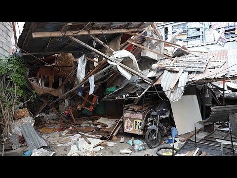 Filipinler'deki deprem: Artçı sarsıntı korkusuna rağmen halk enkazı kaldırdı